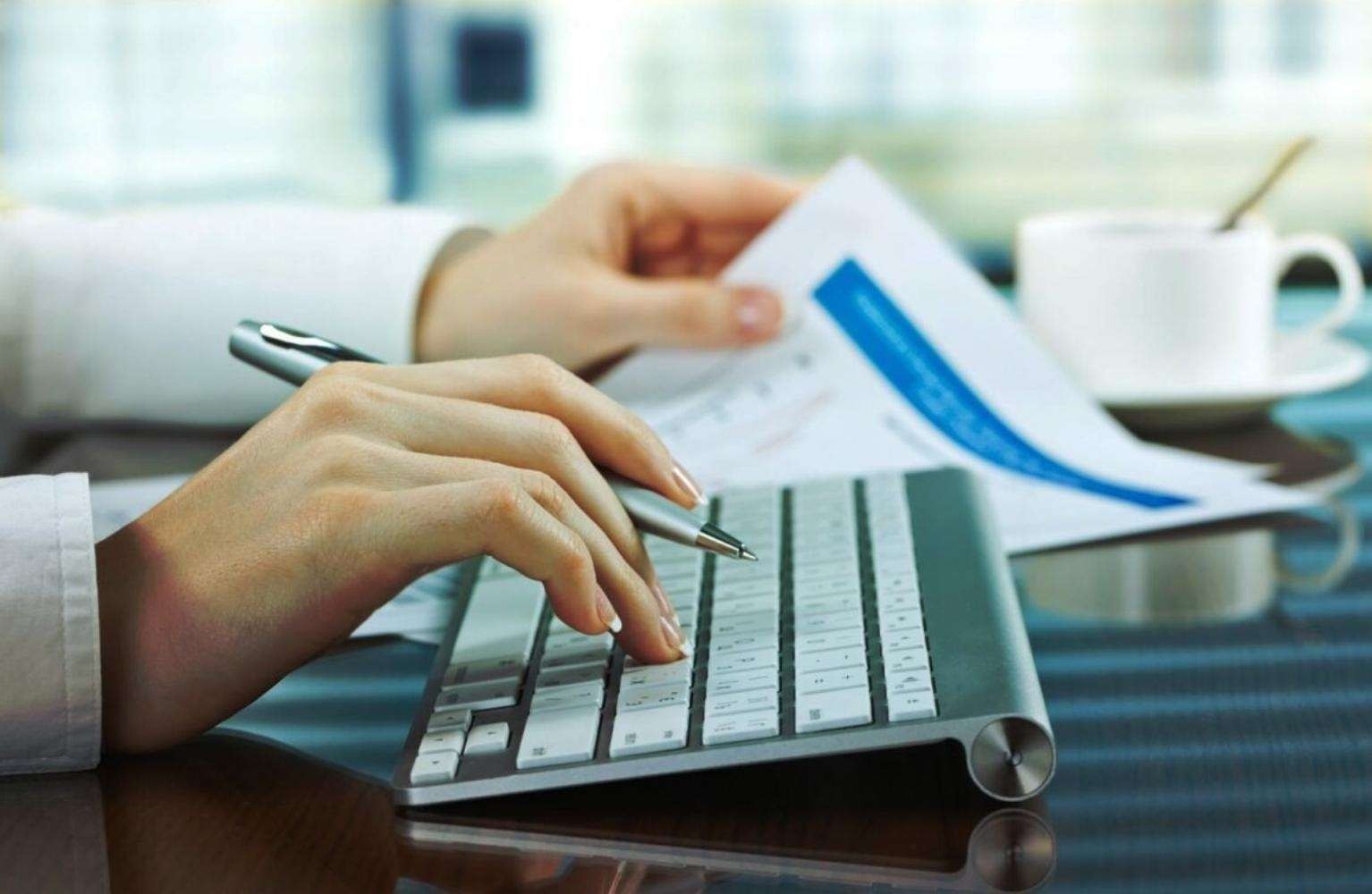 What Is a Bookkeeper? Meaning and Definition | Simple-Accounting.org